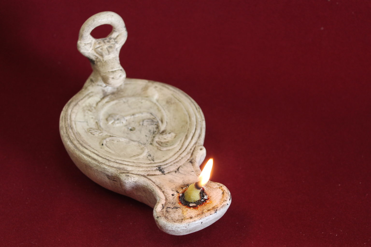 LUCERNA ROMANA DE ÉQUIDO – ERA Cultura